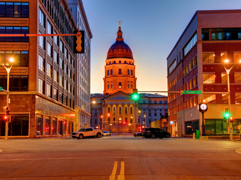 Moving to Topeka: What You Should Know - UNITS Moving and Portable ...